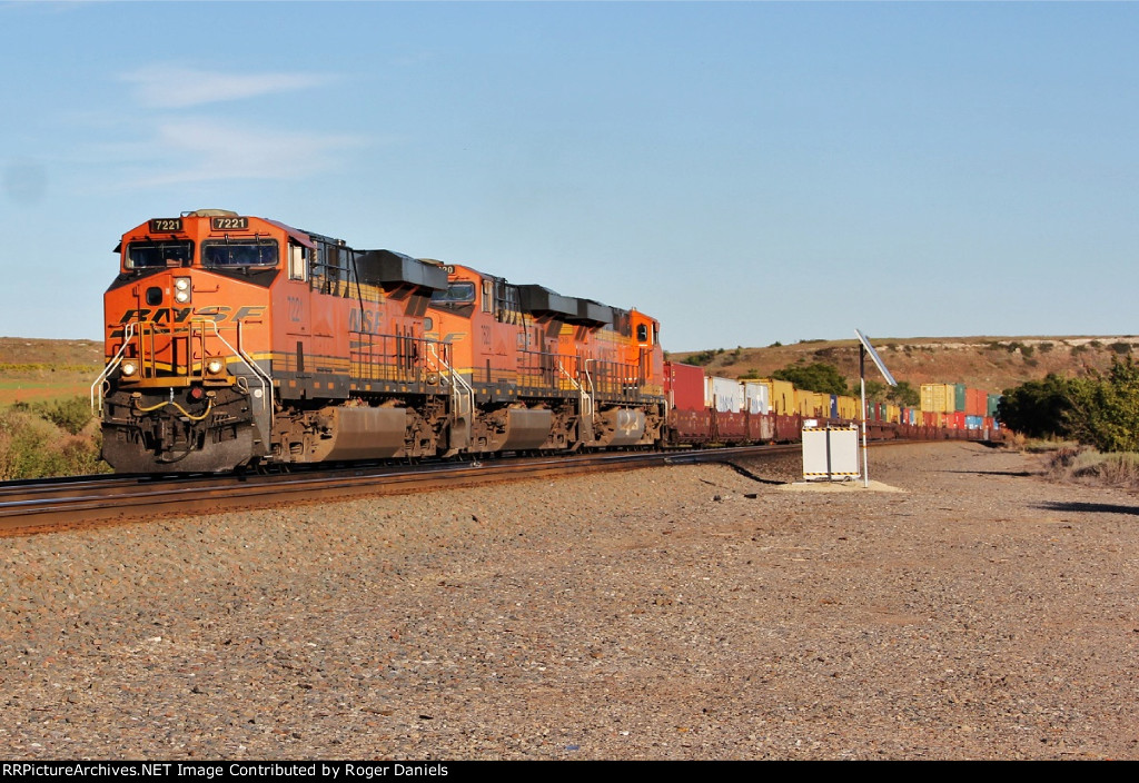 BNSF 7221